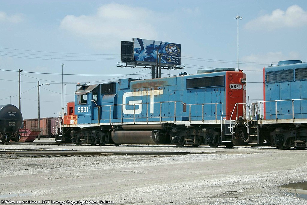 GTW GP38-2 5831